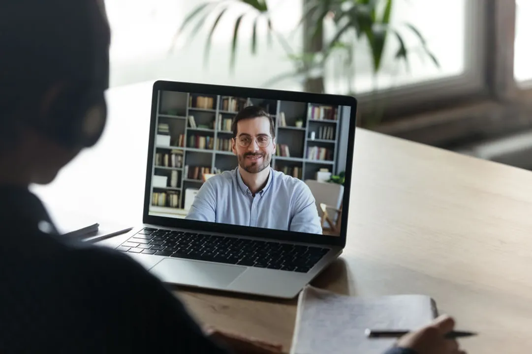 Zoom Etiquette 101: Staying Professional in Virtual Meetings (and ...